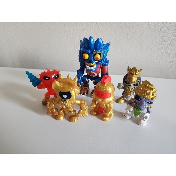 moose toys | Toys | Treasure X Monster Gold Bling Blink Figurine Alien ...